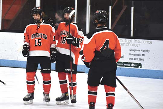 Gremlins win 15th straight with shutout of Miners | News, Sports, Jobs ...